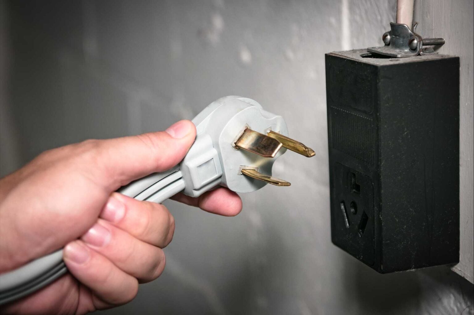220-Volt to 110-Volt Conversion: Everything You Need to Know
